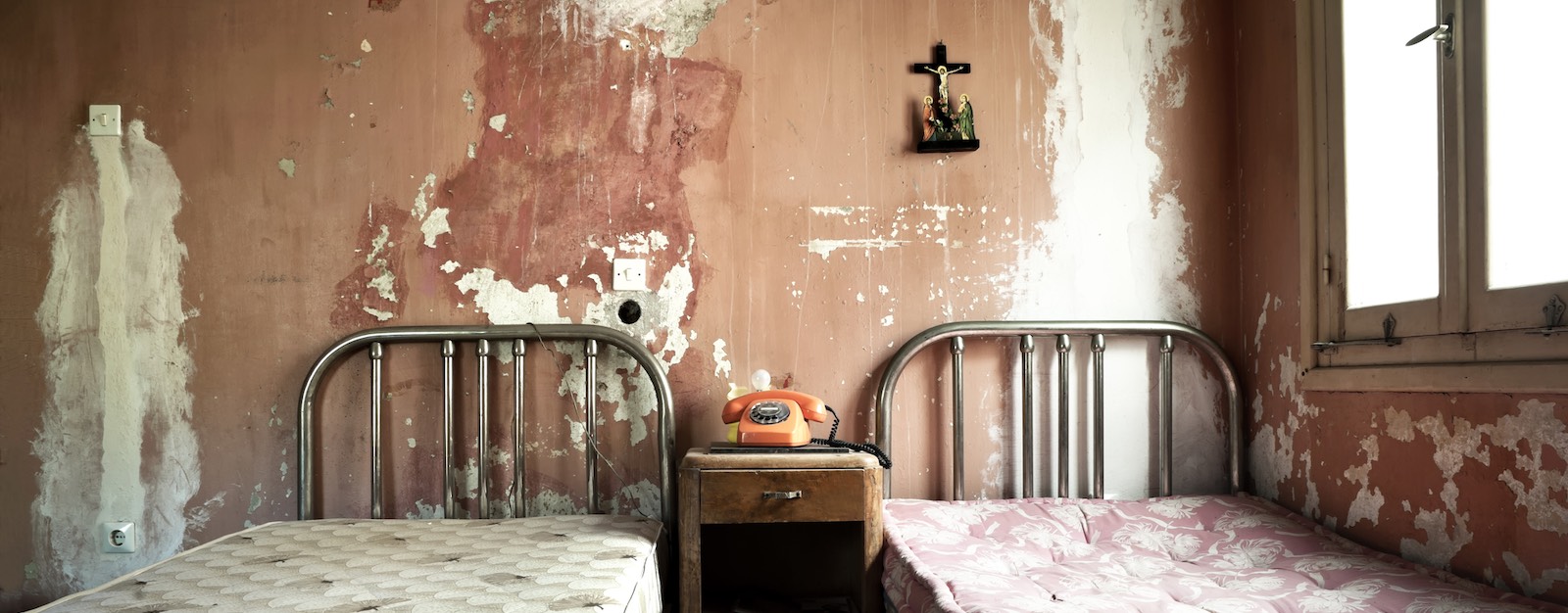 How To Know When You See a Housesitting Scam | Estate Sitting